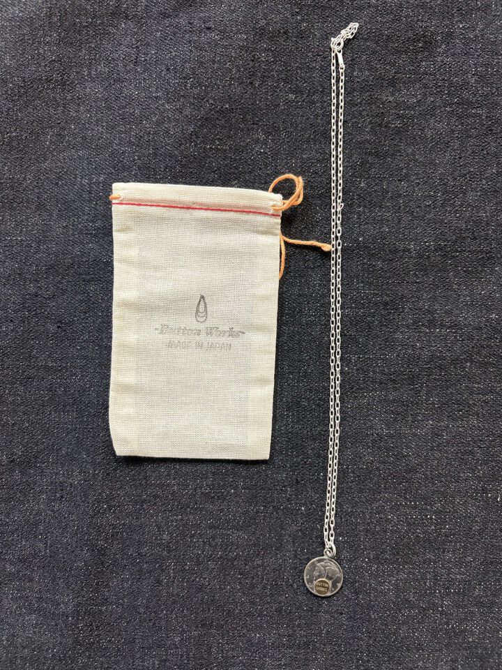 DENIMIO | BW-0127 Mercury Coin Necklace BLOGO